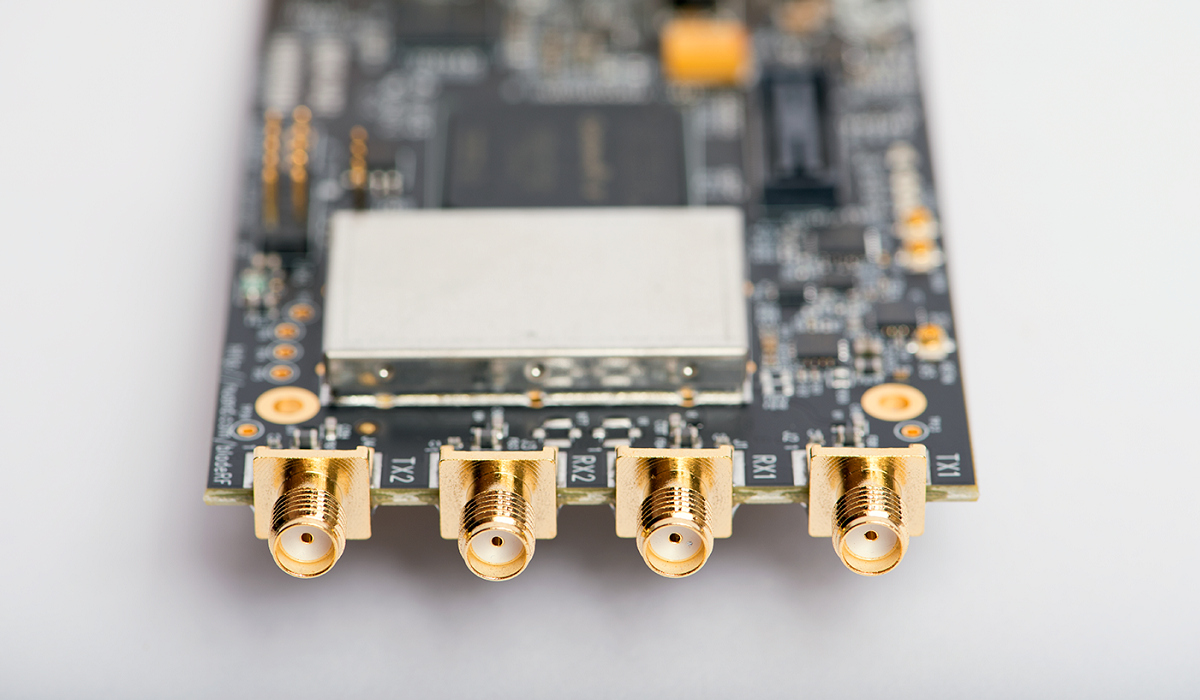 bladeRF 2.0 micro：2x2 MIMO SDR - FPGA DSP SDR 軟硬體 │ DIGILENT 台灣唯一授權代理